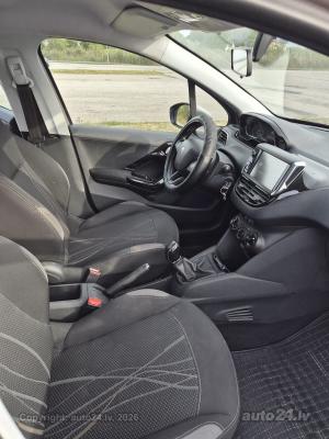 Pelēks Peugeot 208 2018 Veru, ar dzinēja tilpumu 1.50 L un nobraukumu 139 tūkst. km par 3900 €, foto 8 vietnē AUTOMOTO.COM.LV