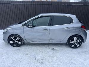 Grey Peugeot 208 2019 in Kaunas, with an engine capacity of 1.20 L and mileage of 57 thousand km for 5500 €, photo 5 on AUTOMOTO.COM.LV