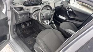 Grey Peugeot 208 2019 in Taurage, with an engine capacity of 1.20 L and mileage of 122 thousand km for 4650 €, photo 8 on AUTOMOTO.COM.LV
