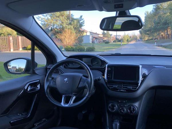 Grey Peugeot 208 2019 in Vilnius, with an engine capacity of 1.50 L and mileage of 152 thousand km for 5790 €, photo 7 on AUTOMOTO.COM.LV