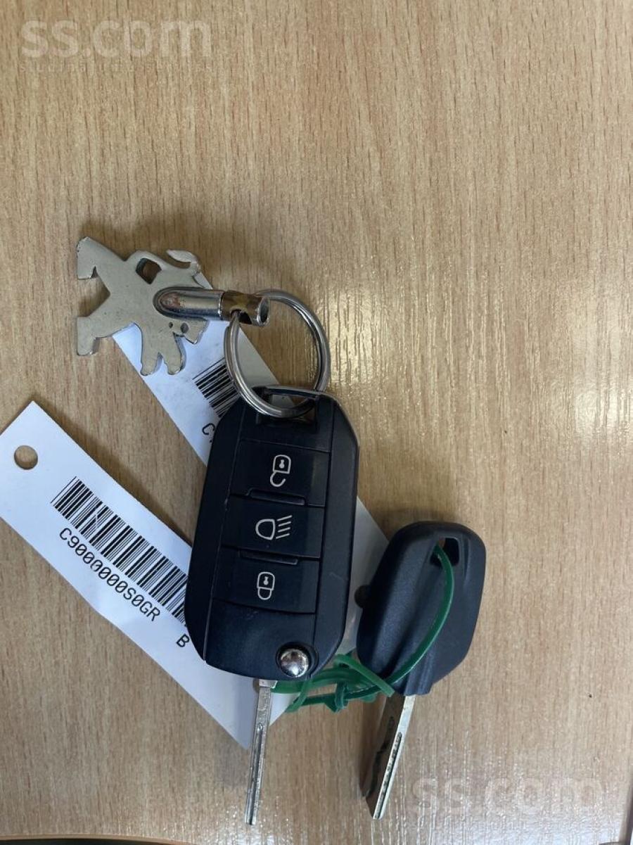 Pelēks Peugeot 208 2019 Rīga, ar dzinēja tilpumu 1.20 L un nobraukumu 199 tūkst. km par 3900 €, foto 7 vietnē AUTOMOTO.COM.LV