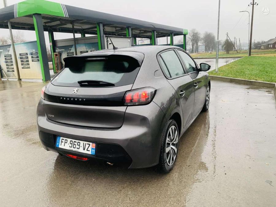 Grey Peugeot 208 2020 in Taurage, with an engine capacity of 1.20 L and mileage of 176 thousand km for 8400 €, photo 3 on AUTOMOTO.COM.LV