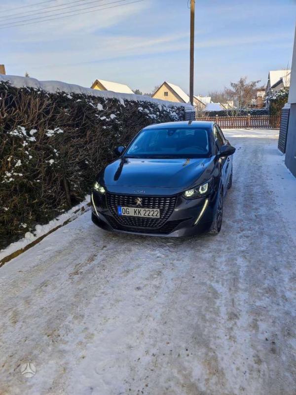 Grey Peugeot 208 2020 in Taurage, with an engine capacity of 1.20 L and mileage of 61 thousand km for 7750 €, photo 1 on AUTOMOTO.COM.LV
