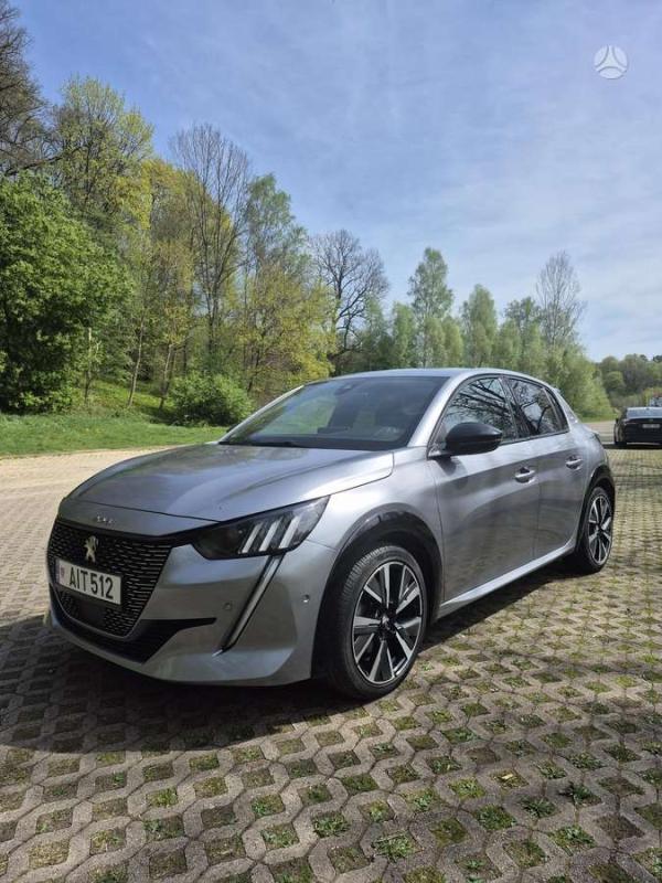 Grey Peugeot 208 2020 in Vilnius, with an engine capacity of 1.20 L and mileage of 90 thousand km for 11300 €, photo 1 on AUTOMOTO.COM.LV