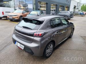 Grey Peugeot 208 2021 in Riga, with an engine capacity of 1.20 L and mileage of 68 thousand km for 11900 €, photo 3 on AUTOMOTO.COM.LV