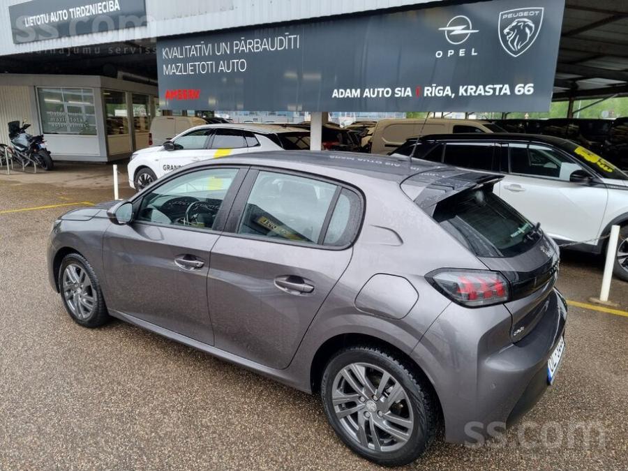 Grey Peugeot 208 2021 in Riga, with an engine capacity of 1.20 L and mileage of 68 thousand km for 11900 €, photo 5 on AUTOMOTO.COM.LV