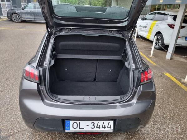 Grey Peugeot 208 2021 in Riga, with an engine capacity of 1.20 L and mileage of 68 thousand km for 11900 €, photo 5 on AUTOMOTO.COM.LV