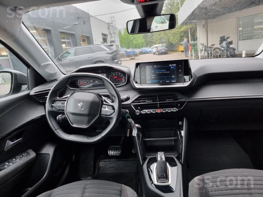 Grey Peugeot 208 2021 in Riga, with an engine capacity of 1.20 L and mileage of 68 thousand km for 11900 €, photo 7 on AUTOMOTO.COM.LV