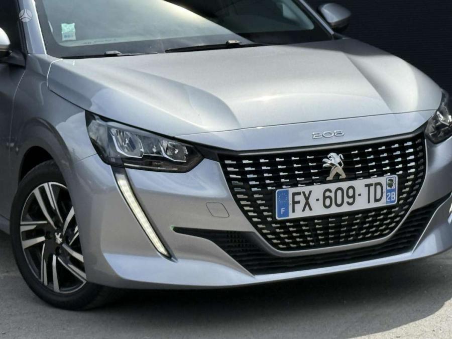 Grey Peugeot 208 2021 in Taurage, with an engine capacity of 1.20 L and mileage of 122 thousand km for 10400 €, photo 4 on AUTOMOTO.COM.LV