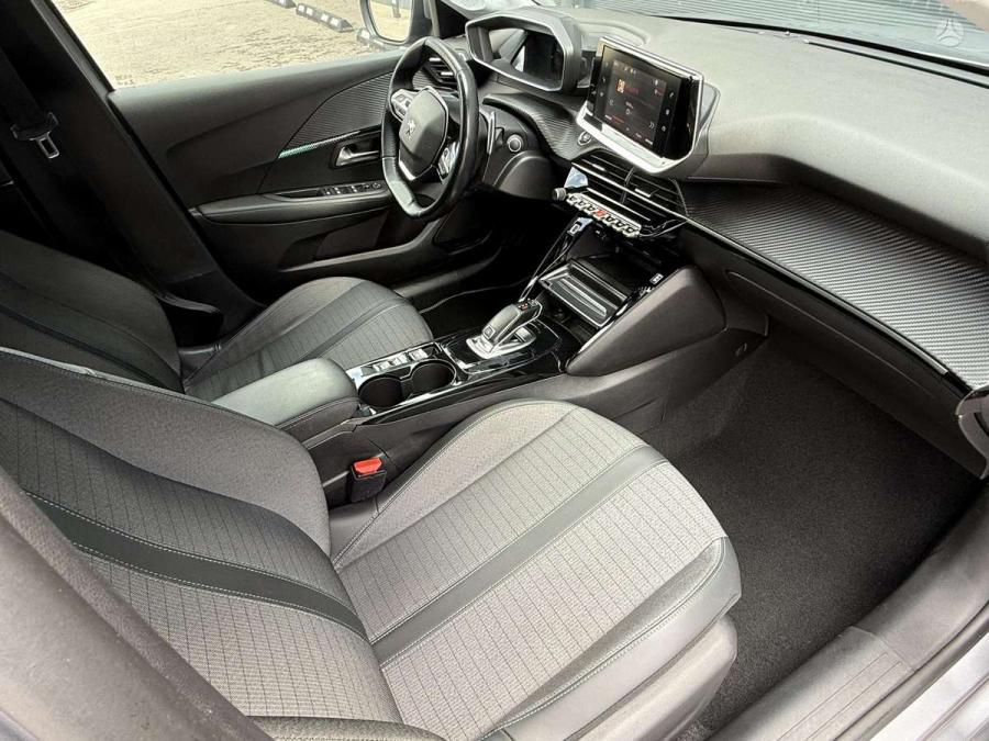 Grey Peugeot 208 2021 in Taurage, with an engine capacity of 1.20 L and mileage of 122 thousand km for 10400 €, photo 12 on AUTOMOTO.COM.LV