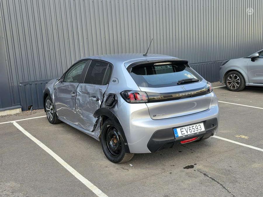 Pelēks Peugeot 208 2021 Kauņa, ar dzinēja tilpumu 0.00 L un nobraukumu 81 tūkst. km par 4600 €, foto 5 vietnē AUTOMOTO.COM.LV