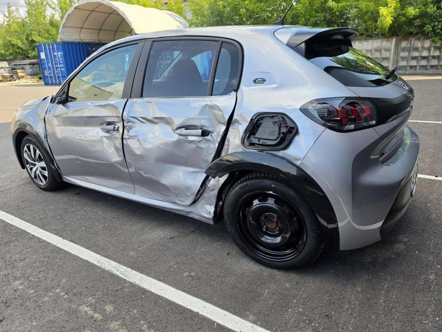 Pelēks Peugeot 208 2021 Kauņa, ar dzinēja tilpumu 0.00 L un nobraukumu 81 tūkst. km par 4600 €, foto 12 vietnē AUTOMOTO.COM.LV
