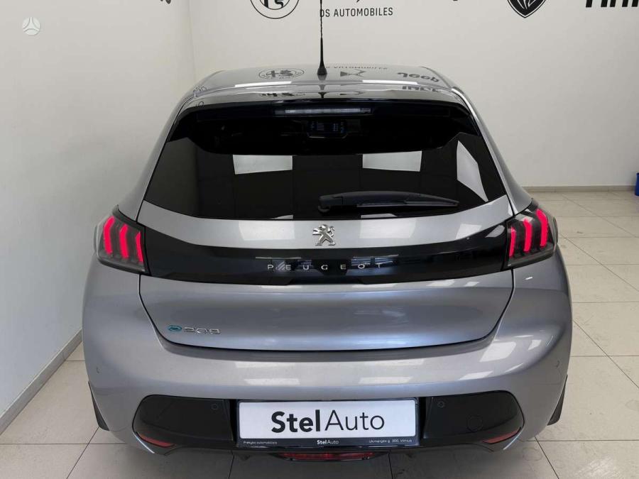 Grey Peugeot 208 2021 in Vilnius, with an engine capacity of 0.00 L and mileage of 72 thousand km for 11490 €, photo 8 on AUTOMOTO.COM.LV