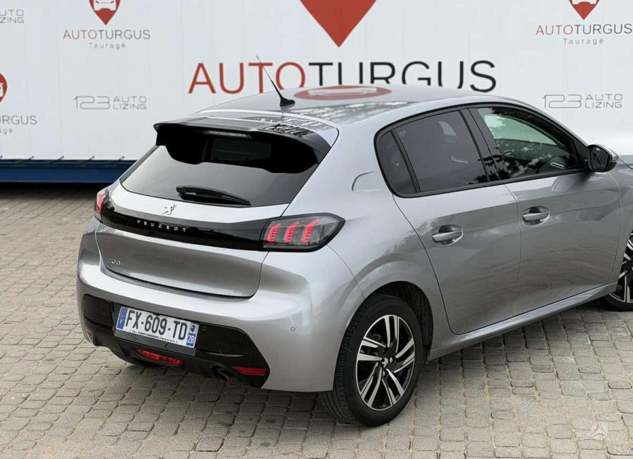 Grey Peugeot 208 2021 in Taurage, with an engine capacity of 1.20 L and mileage of 123 thousand km for 8800 €, photo 24 on AUTOMOTO.COM.LV