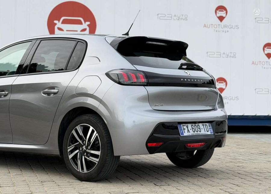 Grey Peugeot 208 2021 in Taurage, with an engine capacity of 1.20 L and mileage of 123 thousand km for 8800 €, photo 27 on AUTOMOTO.COM.LV