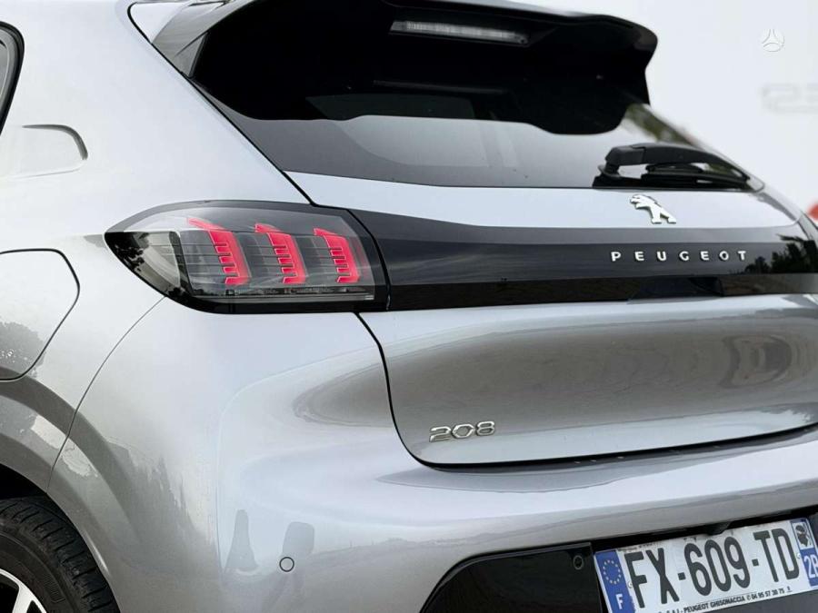 Grey Peugeot 208 2021 in Taurage, with an engine capacity of 1.20 L and mileage of 123 thousand km for 8800 €, photo 28 on AUTOMOTO.COM.LV