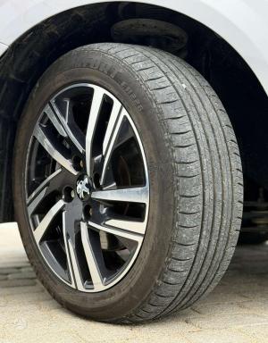 Grey Peugeot 208 2021 in Taurage, with an engine capacity of 1.20 L and mileage of 123 thousand km for 8800 €, photo 32 on AUTOMOTO.COM.LV
