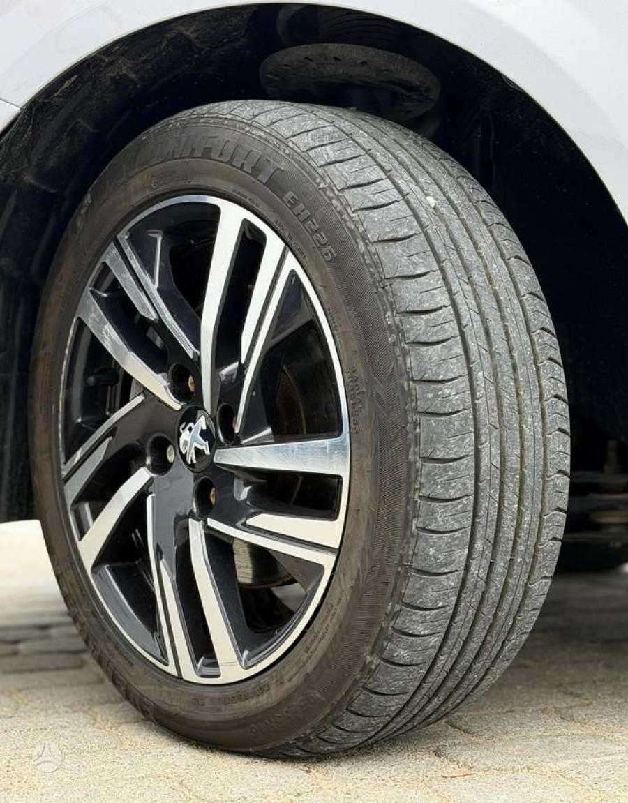 Grey Peugeot 208 2021 in Taurage, with an engine capacity of 1.20 L and mileage of 123 thousand km for 8800 €, photo 32 on AUTOMOTO.COM.LV