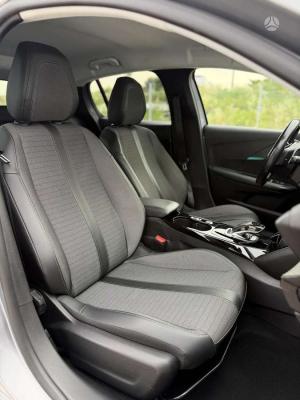 Grey Peugeot 208 2021 in Taurage, with an engine capacity of 1.20 L and mileage of 123 thousand km for 8800 €, photo 35 on AUTOMOTO.COM.LV