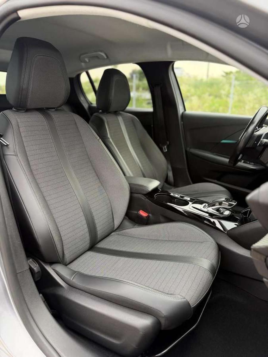 Grey Peugeot 208 2021 in Taurage, with an engine capacity of 1.20 L and mileage of 123 thousand km for 8800 €, photo 35 on AUTOMOTO.COM.LV
