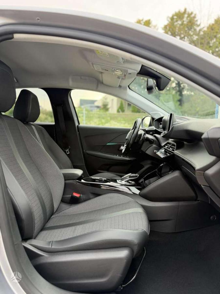 Grey Peugeot 208 2021 in Taurage, with an engine capacity of 1.20 L and mileage of 123 thousand km for 8800 €, photo 36 on AUTOMOTO.COM.LV