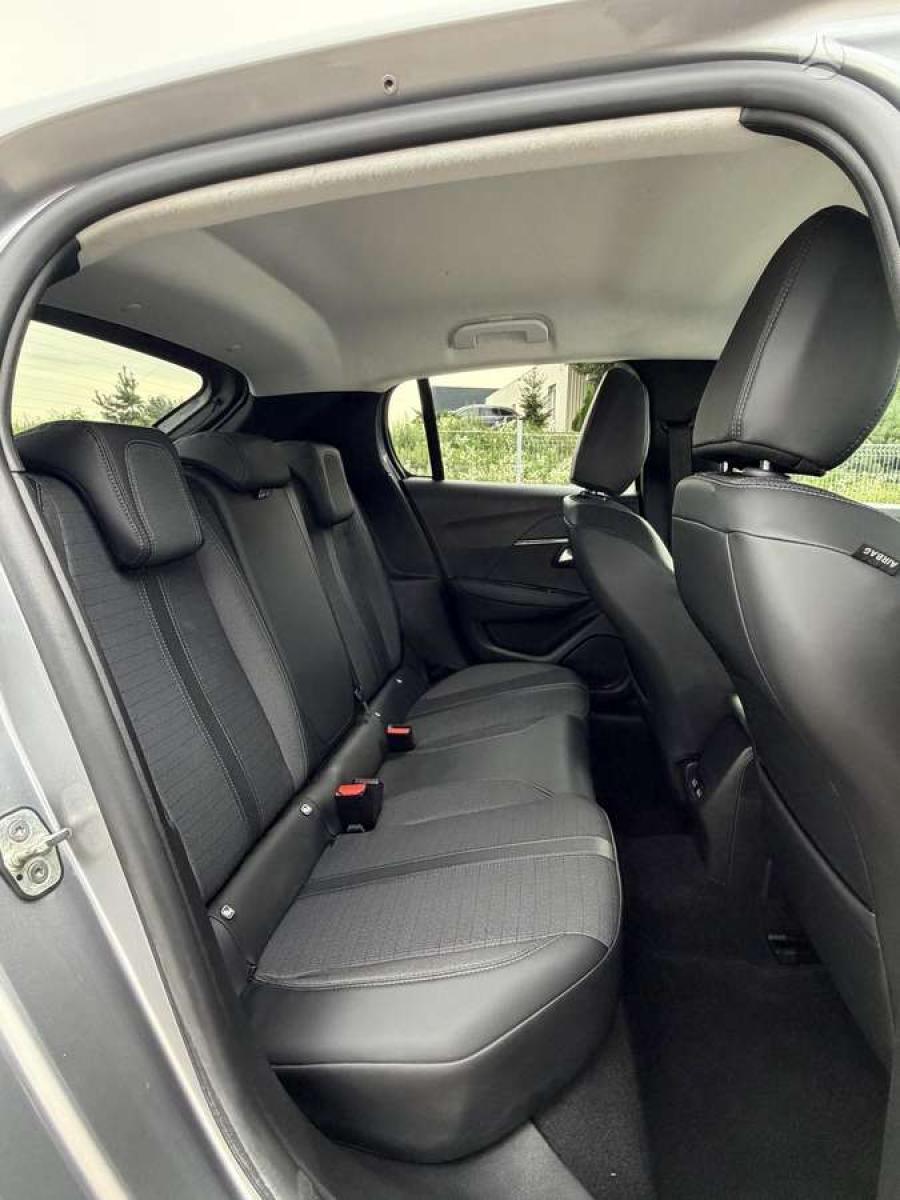 Grey Peugeot 208 2021 in Taurage, with an engine capacity of 1.20 L and mileage of 123 thousand km for 8800 €, photo 39 on AUTOMOTO.COM.LV