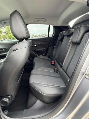 Grey Peugeot 208 2021 in Taurage, with an engine capacity of 1.20 L and mileage of 123 thousand km for 8800 €, photo 40 on AUTOMOTO.COM.LV