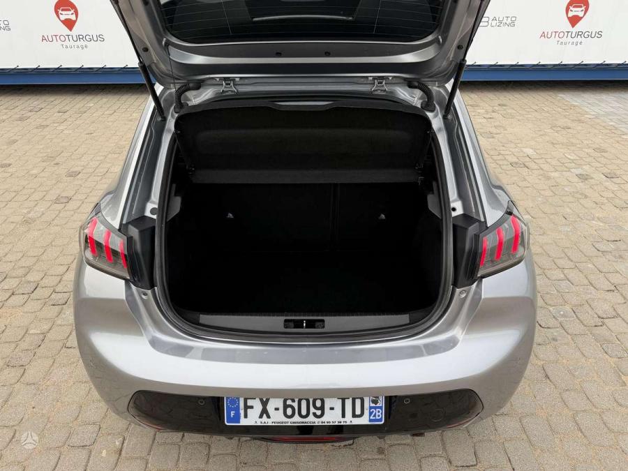 Grey Peugeot 208 2021 in Taurage, with an engine capacity of 1.20 L and mileage of 123 thousand km for 8800 €, photo 41 on AUTOMOTO.COM.LV