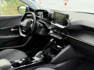 Grey Peugeot 208 2021 in Taurage, with an engine capacity of 1.20 L and mileage of 123 thousand km for 8800 €, photo 43 on AUTOMOTO.COM.LV