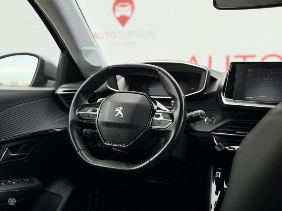 Grey Peugeot 208 2021 in Taurage, with an engine capacity of 1.20 L and mileage of 123 thousand km for 8800 €, photo 47 on AUTOMOTO.COM.LV
