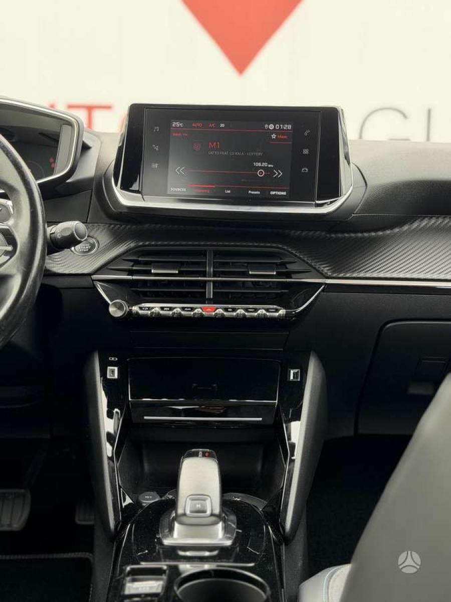 Grey Peugeot 208 2021 in Taurage, with an engine capacity of 1.20 L and mileage of 123 thousand km for 8800 €, photo 48 on AUTOMOTO.COM.LV