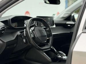 Grey Peugeot 208 2021 in Taurage, with an engine capacity of 1.20 L and mileage of 123 thousand km for 8800 €, photo 49 on AUTOMOTO.COM.LV