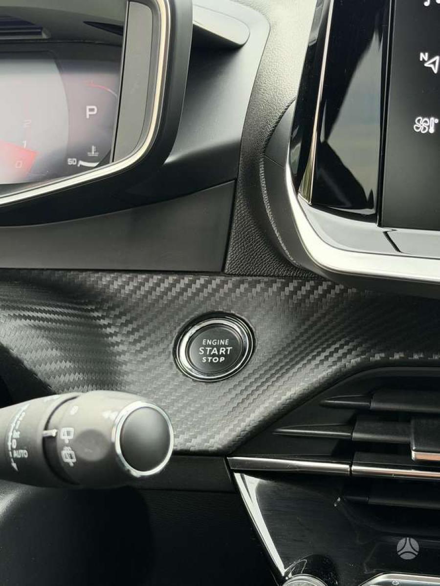 Grey Peugeot 208 2021 in Taurage, with an engine capacity of 1.20 L and mileage of 123 thousand km for 8800 €, photo 51 on AUTOMOTO.COM.LV