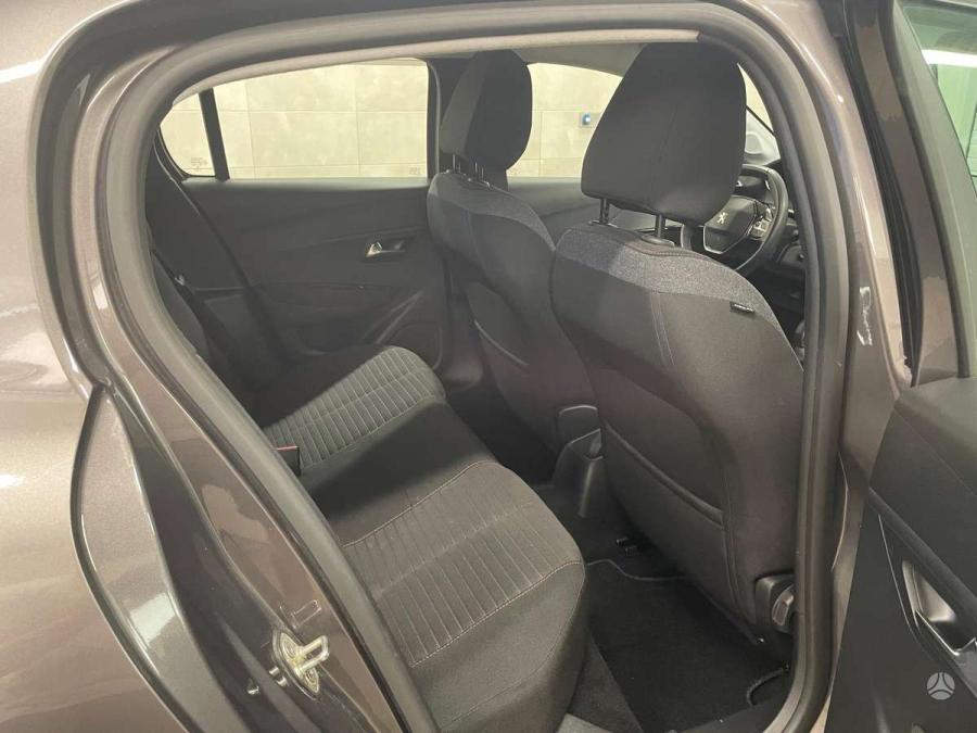 Pelēks Peugeot 208 2022 Marijampole, ar dzinēja tilpumu 1.20 L un nobraukumu 144 tūkst. km par 7986 €, foto 14 vietnē AUTOMOTO.COM.LV