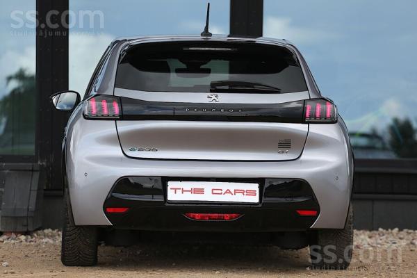 Grey Peugeot 208 2022 in Tukums, with an engine capacity of 1.20 L and mileage of 124 thousand km for 17790 €, photo 3 on AUTOMOTO.COM.LV