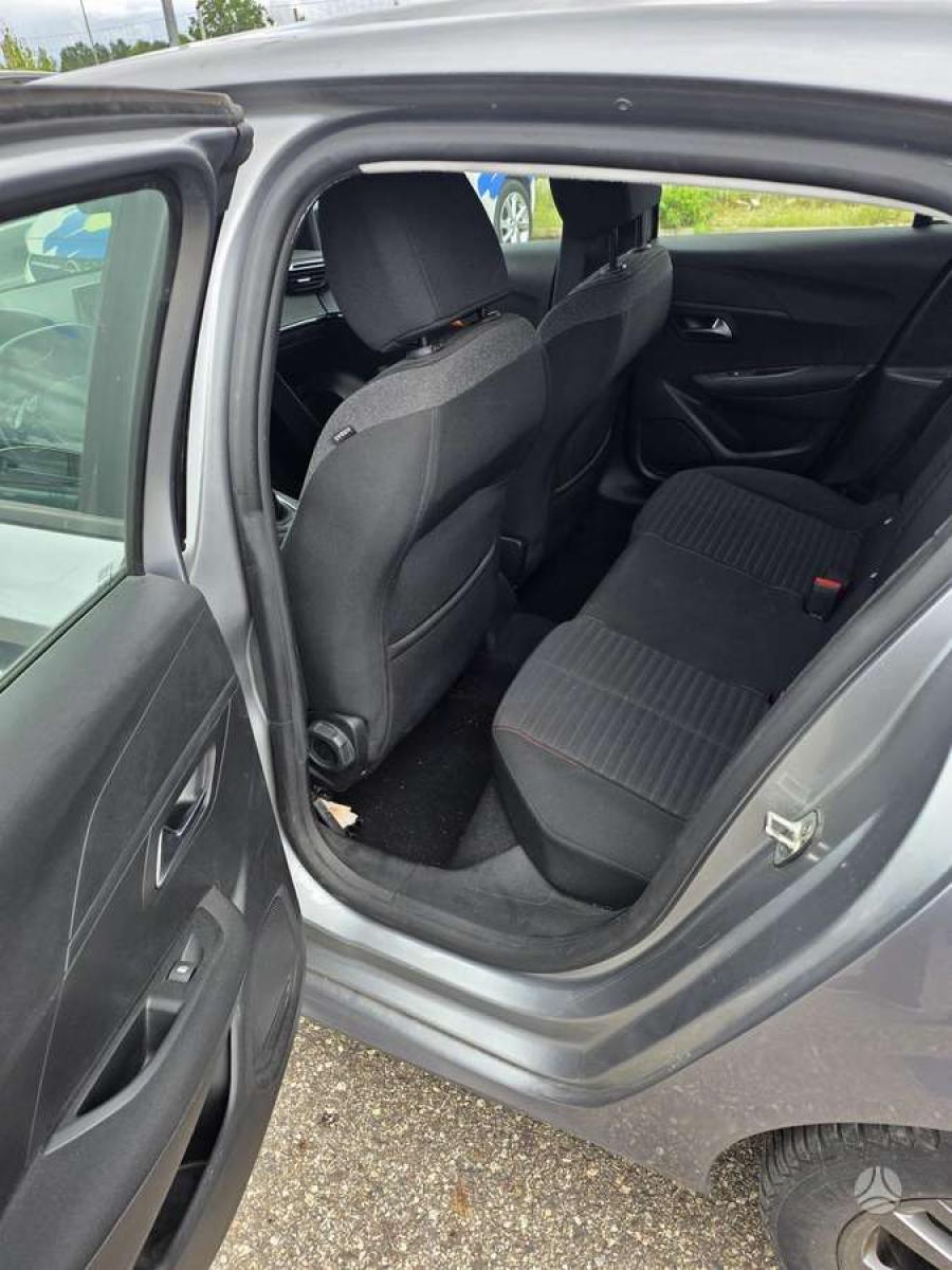 Grey Peugeot 208 2022 in Vilnius, with an engine capacity of 1.20 L and mileage of 190 thousand km for 7700 €, photo 9 on AUTOMOTO.COM.LV