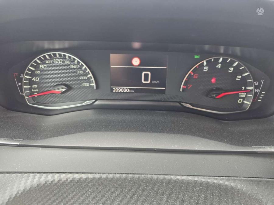 Grey Peugeot 208 2022 in Vilnius, with an engine capacity of 1.20 L and mileage of 190 thousand km for 7700 €, photo 13 on AUTOMOTO.COM.LV