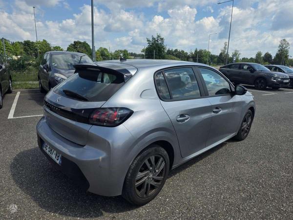 Grey Peugeot 208 2022 in Vilnius, with an engine capacity of 1.20 L and mileage of 111 thousand km for 8200 €, photo 3 on AUTOMOTO.COM.LV