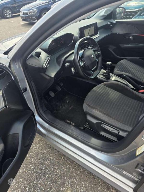 Grey Peugeot 208 2022 in Vilnius, with an engine capacity of 1.20 L and mileage of 111 thousand km for 8200 €, photo 8 on AUTOMOTO.COM.LV