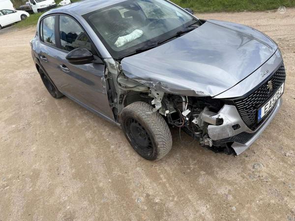 Peugeot 208 2022 Kauņa vietnē Pelēks Peugeot 208 2022 Kauņa, ar dzinēja tilpumu 0.00 L un nobraukumu 59 tūkst. km par 5100 €, foto 3 vietnē AUTOMOTO.COM.LV