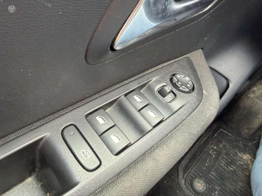 Grey Peugeot 208 2022 in Kaunas, with an engine capacity of 0.00 L and mileage of 59 thousand km for 5100 €, photo 18 on AUTOMOTO.COM.LV