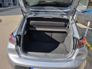 Grey Peugeot 208 2023 in Riga, with an engine capacity of 1.20 L and mileage of 50 thousand km for 13900 €, photo 9 on AUTOMOTO.COM.LV