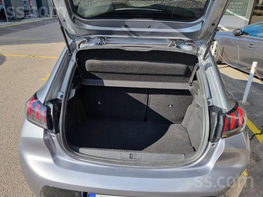 Grey Peugeot 208 2023 in Riga, with an engine capacity of 1.20 L and mileage of 50 thousand km for 13900 €, photo 9 on AUTOMOTO.COM.LV