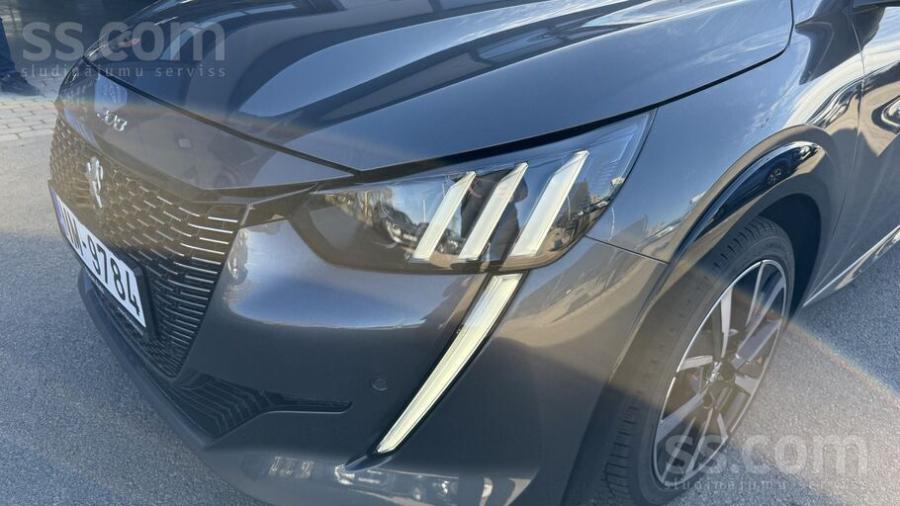 Grey Peugeot 208 2023 in Riga, with an engine capacity of 1.20 L and mileage of 53 thousand km for 14990 €, photo 8 on AUTOMOTO.COM.LV