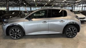 Pelēks Peugeot 208 2023 Rīga, ar dzinēja tilpumu 1.20 L un nobraukumu 54 tūkst. km par 1499000 €, foto  vietnē AUTOMOTO.COM.LV