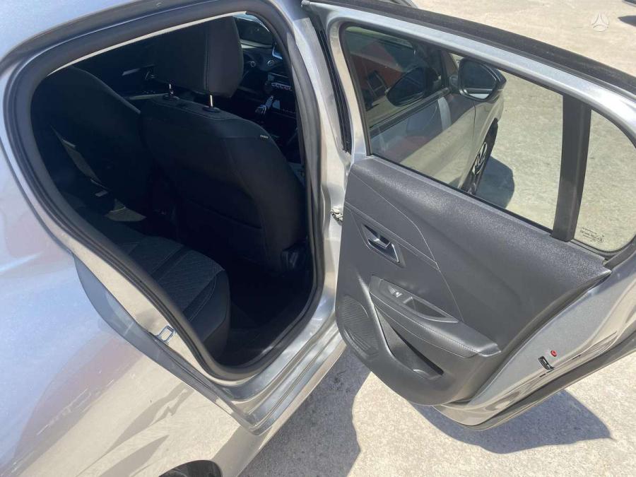 Pelēks Peugeot 208 2024 Tauragė, ar dzinēja tilpumu 1.20 L un nobraukumu 25 tūkst. km par 6200 €, foto 18 vietnē AUTOMOTO.COM.LV