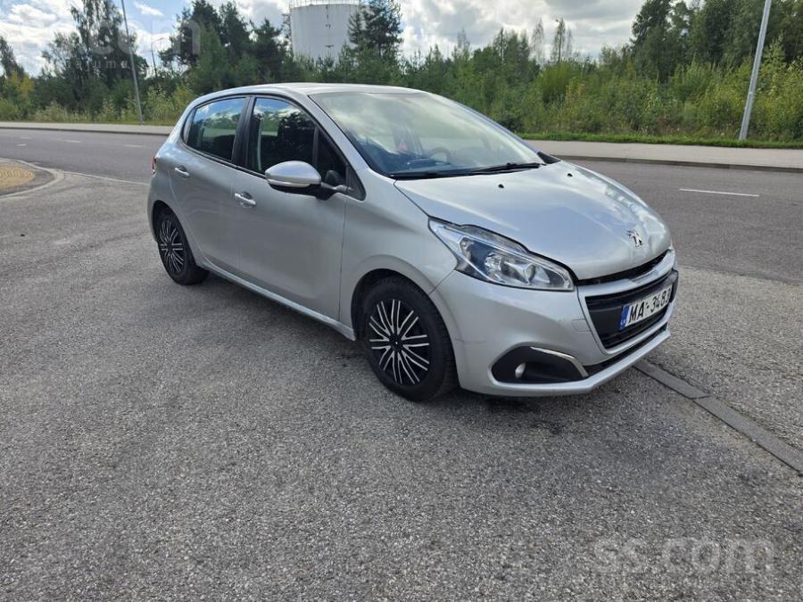 Pelēks Peugeot 208 2015 Daugavpils, ar dzinēja tilpumu 1.60 L un nobraukumu 257 tūkst. km par 1850 €, foto 3 vietnē AUTOMOTO.COM.LV