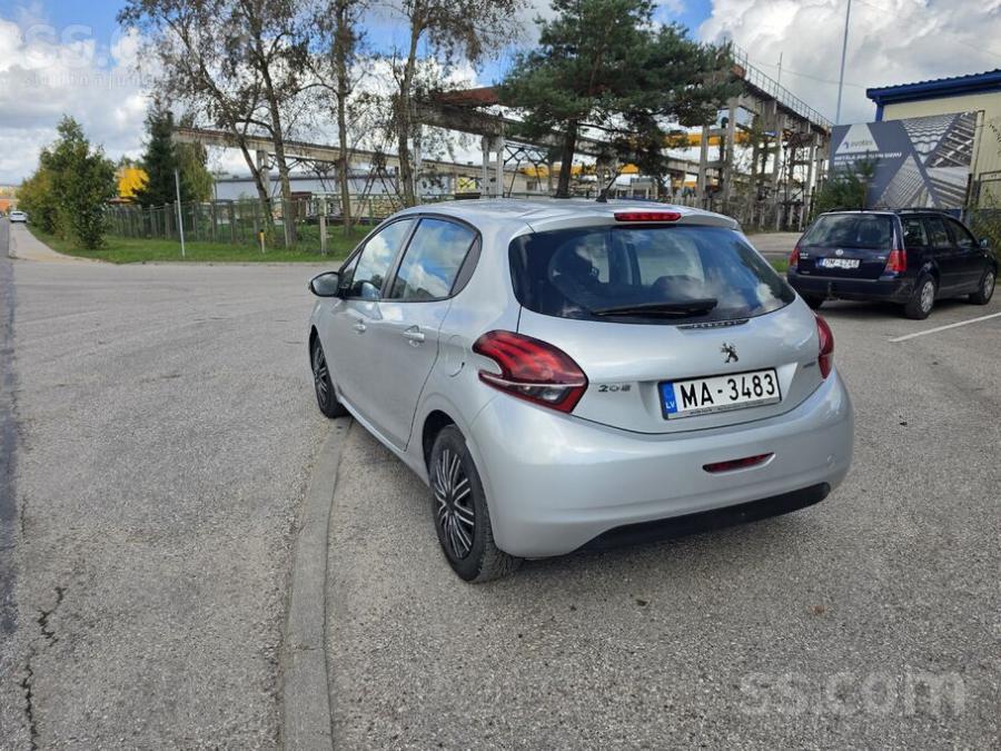 Pelēks Peugeot 208 2015 Daugavpils, ar dzinēja tilpumu 1.60 L un nobraukumu 257 tūkst. km par 1850 €, foto 5 vietnē AUTOMOTO.COM.LV