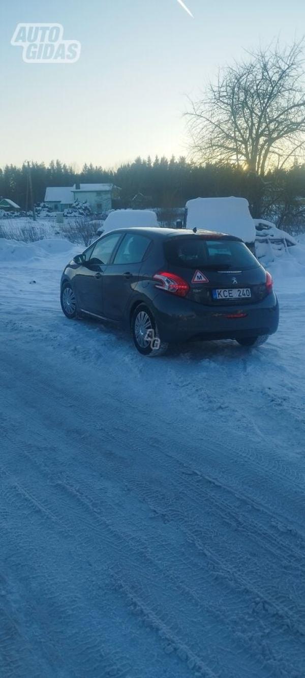 Peugeot 208 2012 in Vilnius, with an engine capacity of 1.40 L and mileage of 220 thousand km for 2950 €, photo 3 on AUTOMOTO.COM.LV