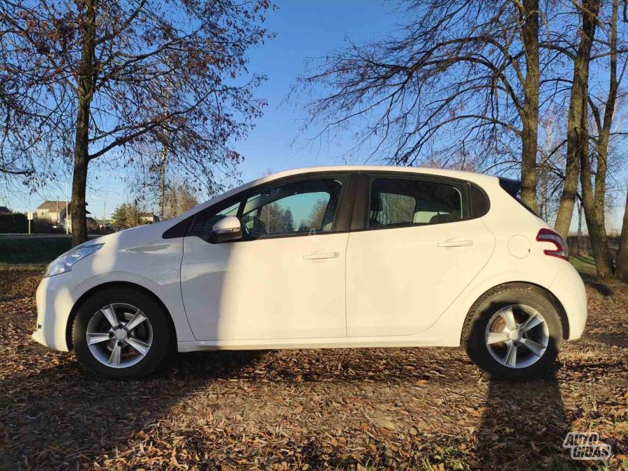Peugeot 208 2012 Marijampole, ar dzinēja tilpumu 1.40 L un nobraukumu 99 tūkst. km par 4999 €, foto 3 vietnē AUTOMOTO.COM.LV